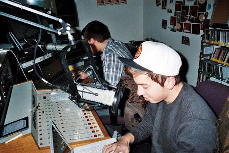 WVAU DJ Max Tani moonlights as aspiring musician, set to open WVAU ...