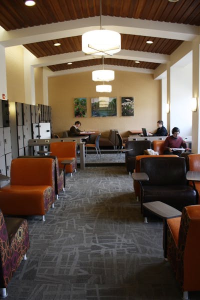 AU opens commuter lounges - The Eagle