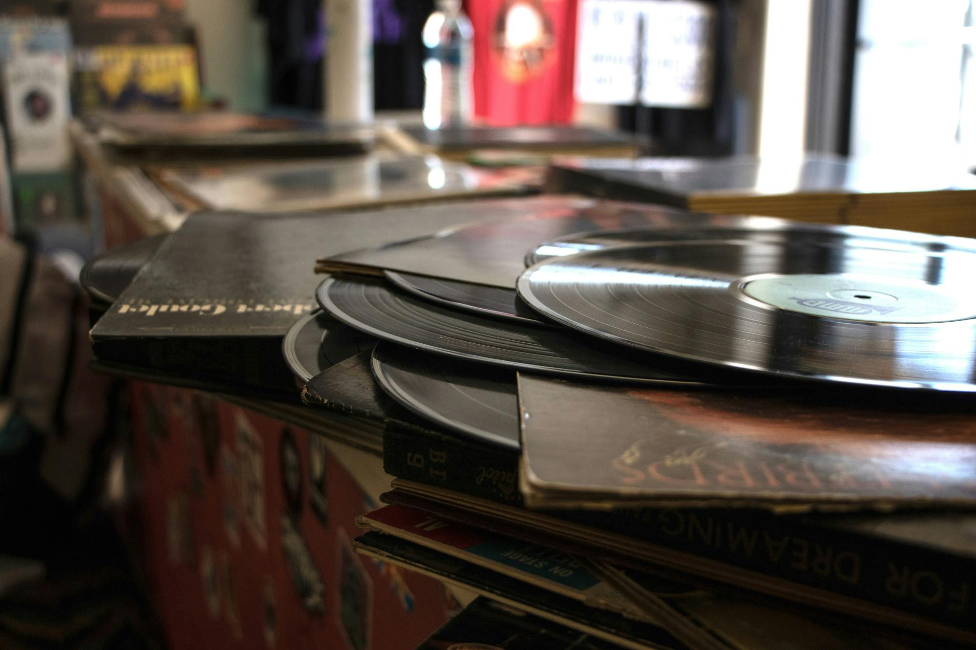 Record collecting community creates vinyl revival - The Arizona State Press