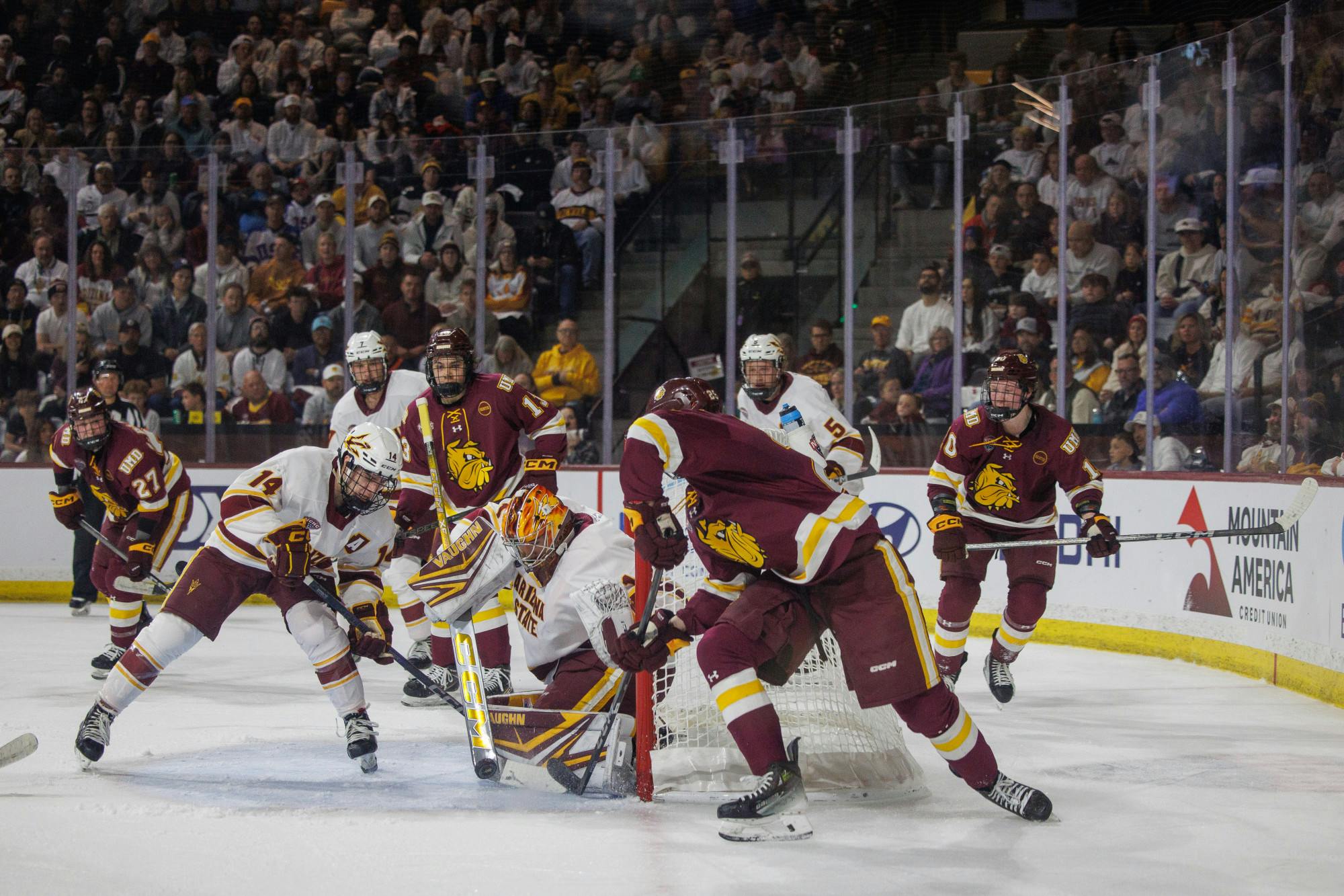Sports-Hockey-MinnesotaDuluth-250315-1787.jpg - The Arizona State Press