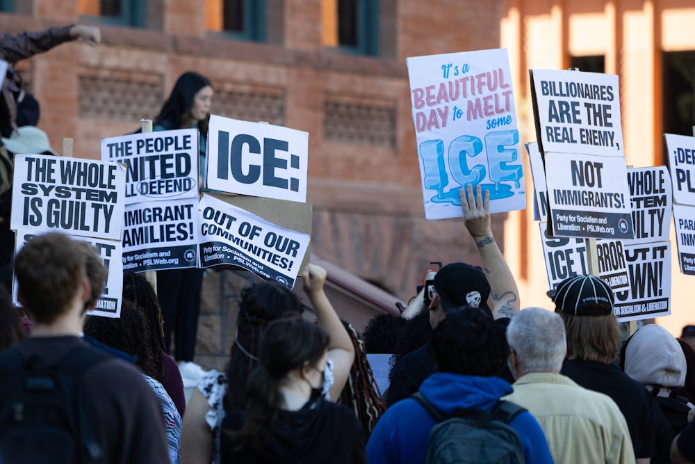 Hundreds in Tempe protest ICE despite ASU's closure of Alumni Lawn at ...