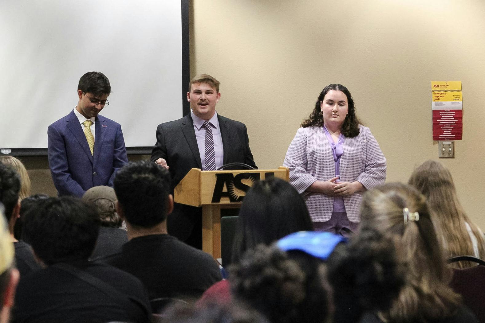 USG West Valley executive candidates debate inclusion, CRU tabling and ...
