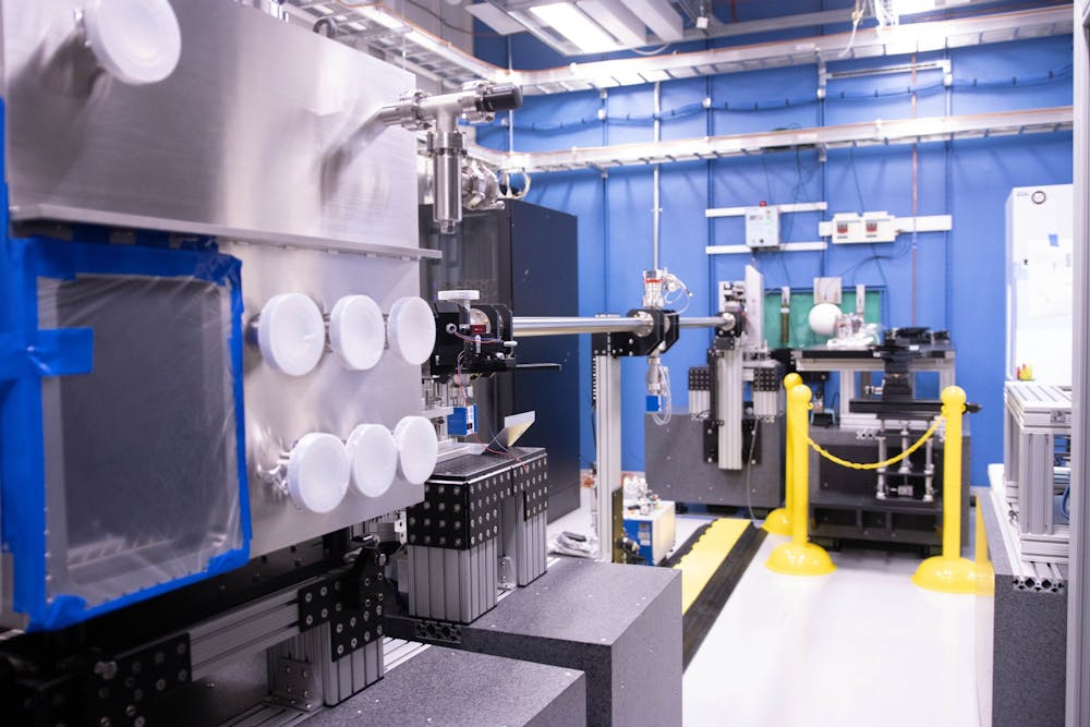 Touring ASU's CXFEL facility: X-ray science, lasers up close and still ...