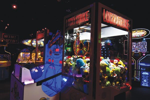 Gypsy Bar provides vaudeville, games - The Arizona State Press