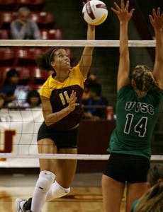 volleyball1-web - The Arizona State Press