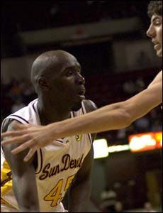 Hoops: Serge doesn't miss in victory - The Arizona State Press