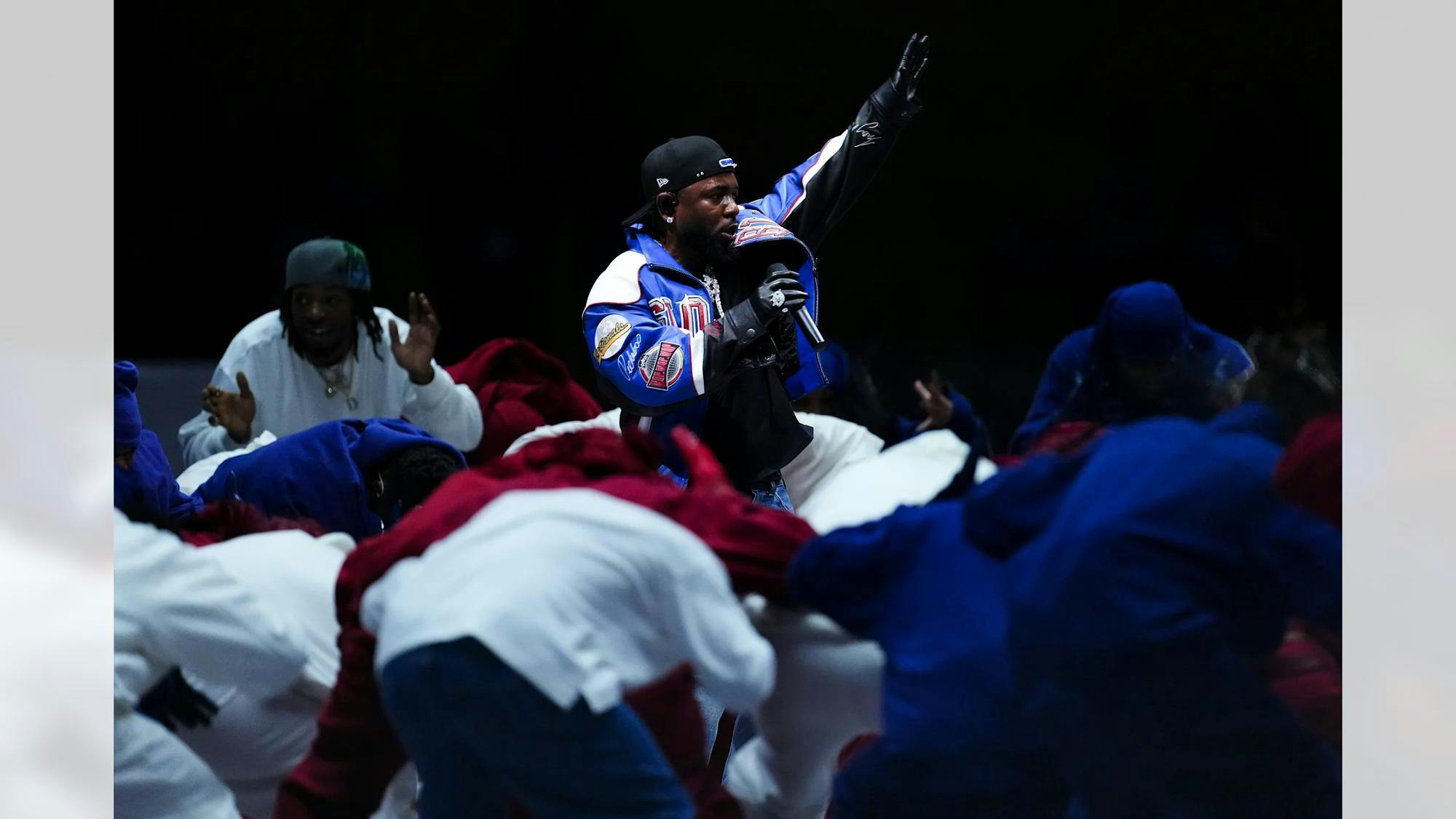 Kendrick Lamar’s halftime show stuns with powerful commentary and raw ...