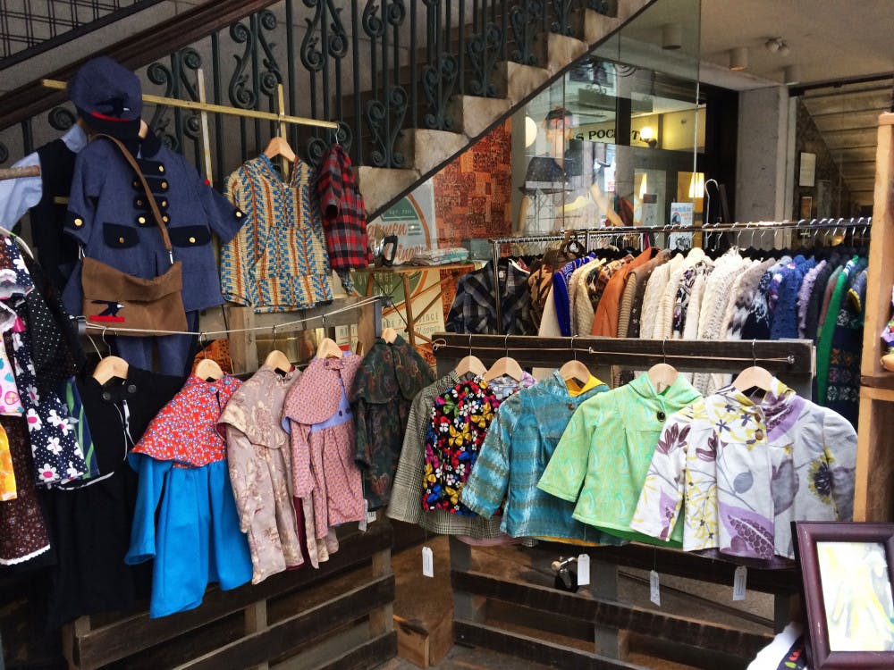 Bazaar attracts curious collectors, stirs up nostalgia for vintage ...