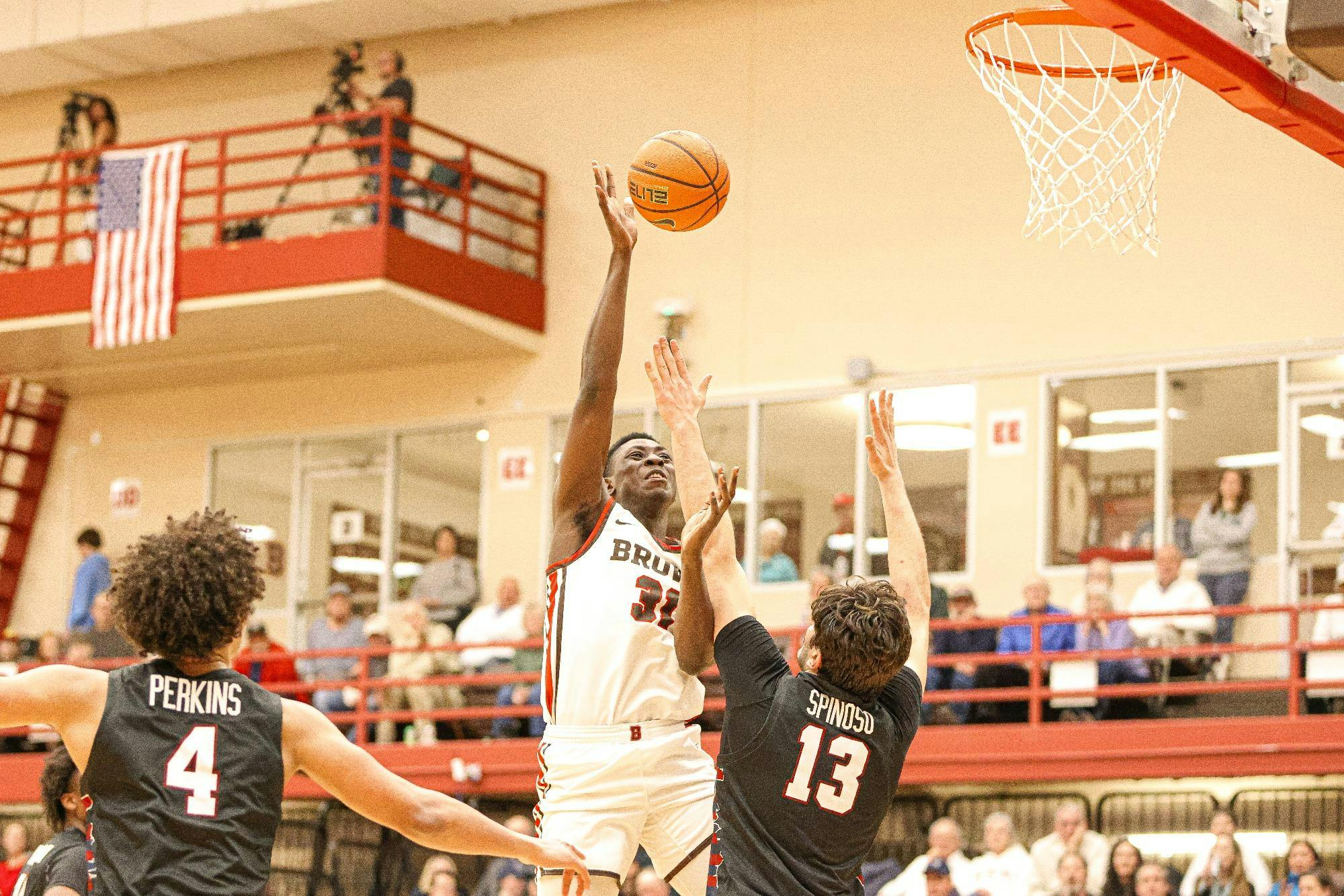 Men’s basketball defeats Penn 70-61, falls 70-60 against Princeton in ...