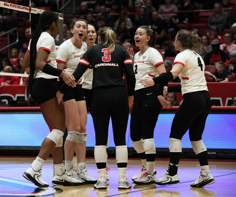 Women’s Volleyball takes two wins from three matches at FAU ...