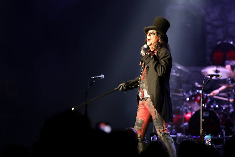Alice Cooper Performs at Emens Auditorium - Ball State Daily