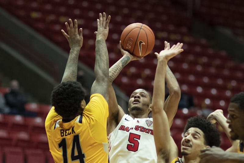 Cardinals beat Kent State, Ish hits 1000 - The Daily News