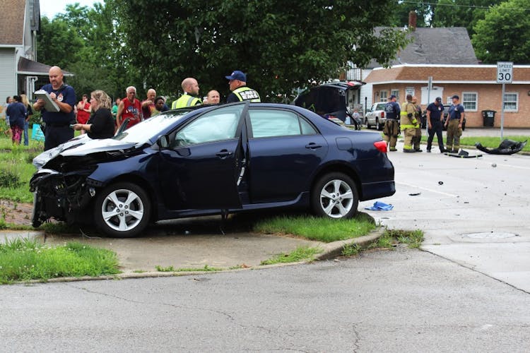 Multi-car collision causes one to collide with home - Ball State Daily