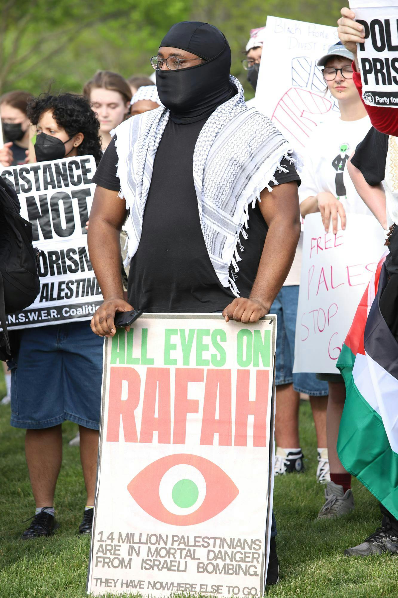 Students gather to protest for Palestine at Frog Baby Fountain ...