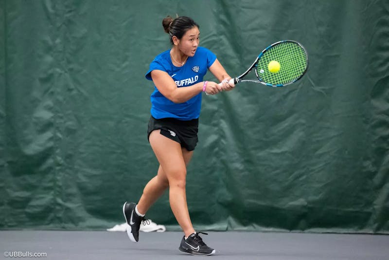 Women’s tennis dominates in doubleheader - The Spectrum