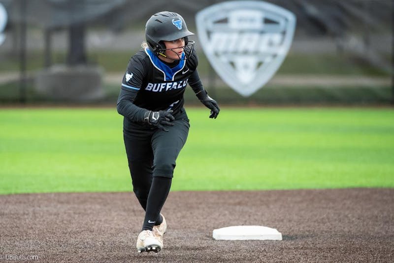 Softball loses 2-1 in nailbiter series against Ball State - The Spectrum