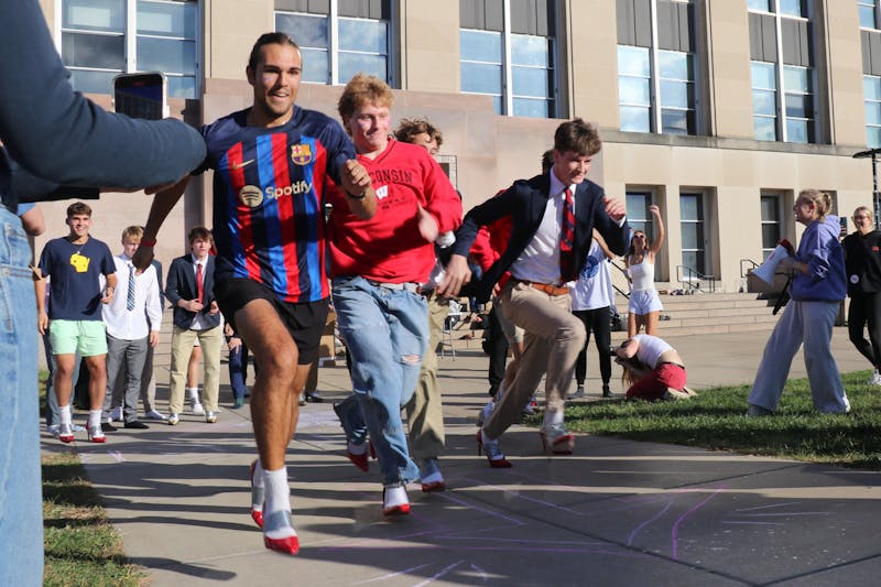 UW-Madison students ‘pump up’ to support domestic violence survivors ...