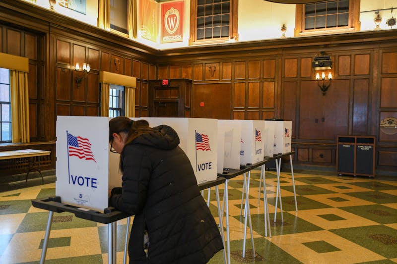 With record early turnout, more than 10,000 early vote at UW-Madison ...