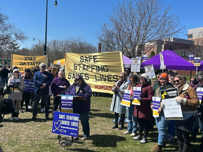 Meriter Hospital nurses rally for safer work environments, prepare for ...