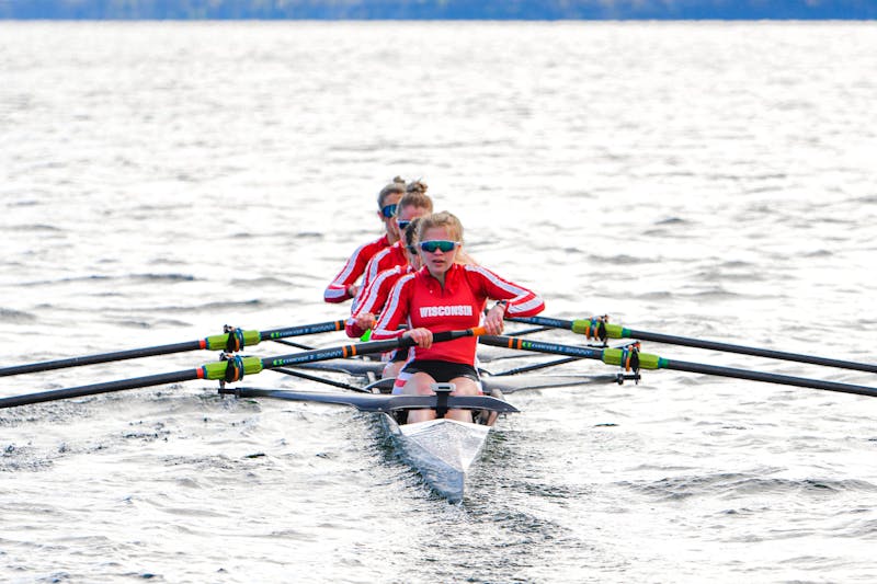 Wisconsin women’s rowing dominates 2024 Head of the Rock in Illinois ...