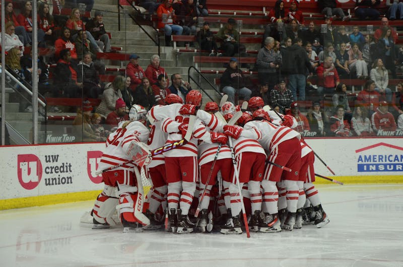 Laila Edwards’ five goals fuel Wisconsin’s sweep of St. Thomas Tommies ...