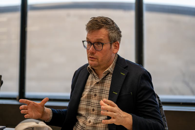 John Green champions activism, education - The Daily Cardinal