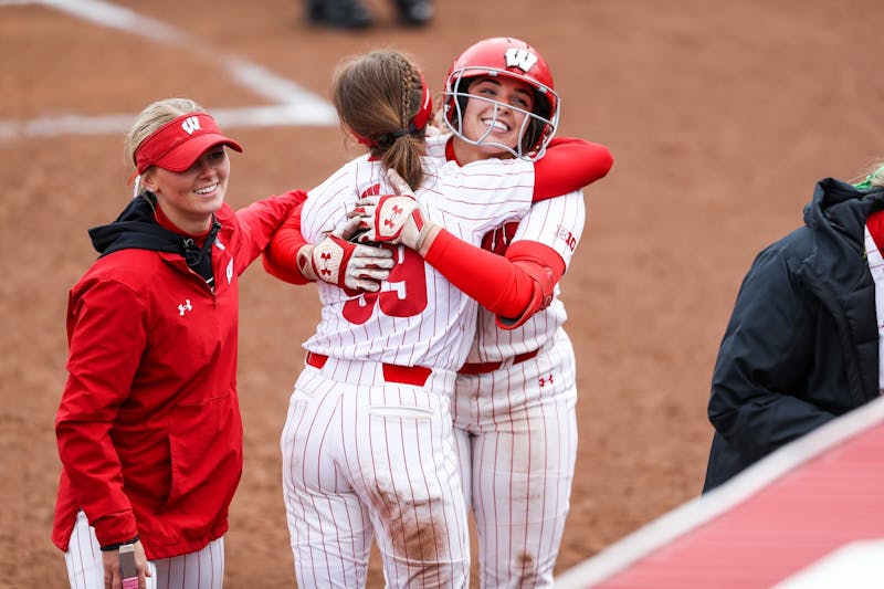 Wisconsin softball takes 2-1 victory over Illinois - The Daily Cardinal