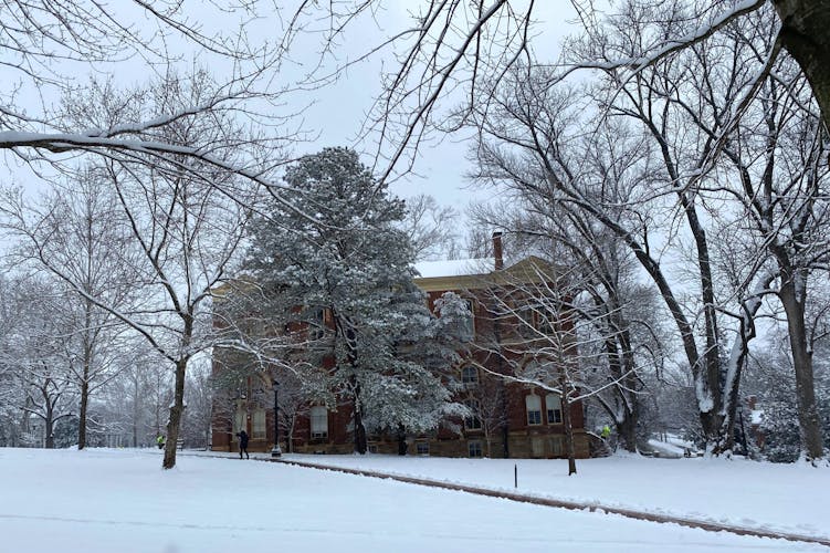 Scenes from snowfall before students' first day of spring semester ...
