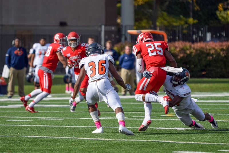 After Injuries to Established Backs, Freshman S.K. Howard Shines in ...