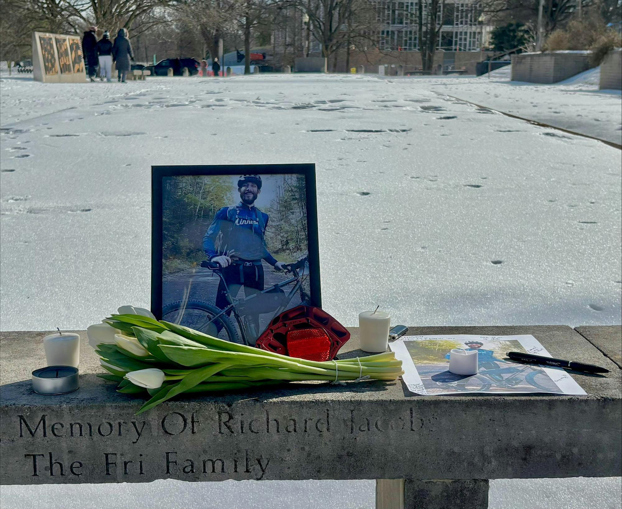 Memphis Social Bicycle Club hosts vigil for Alex Pretti - The Daily ...