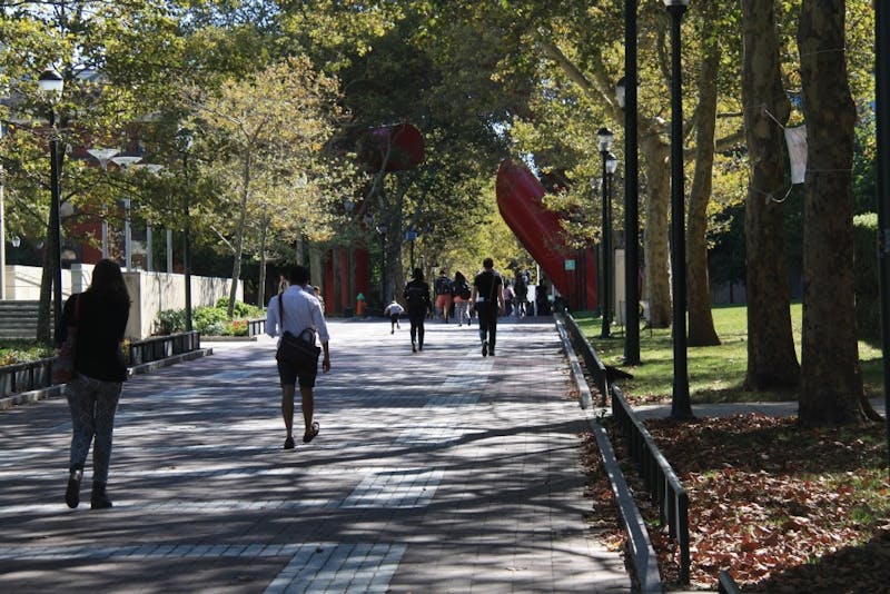 Inside the 60-second lectures on Locust Walk | The Daily Pennsylvanian