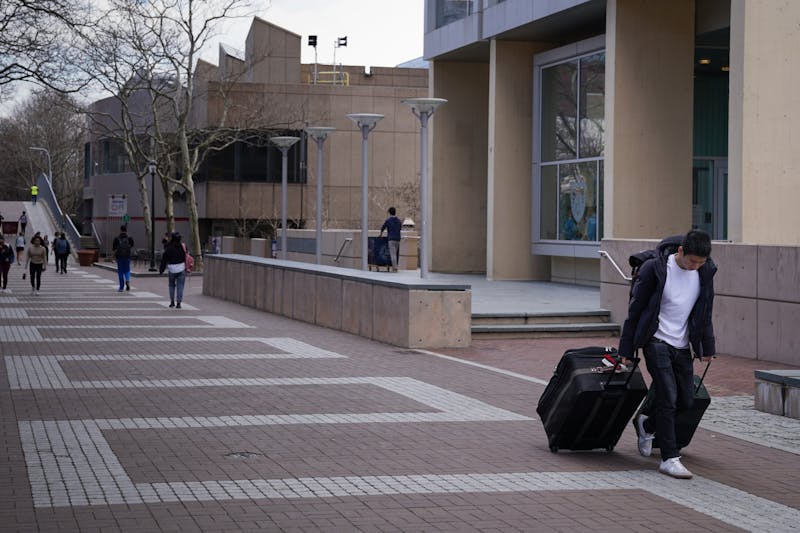 Disillusioned students consider gap semesters if fall courses are held ...