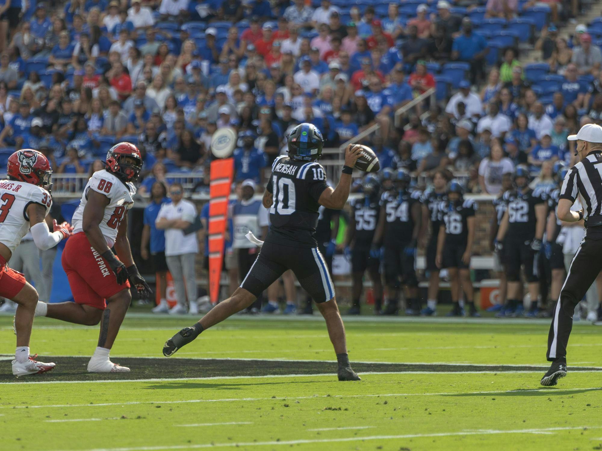 PACK IT UP: Mensah, Castle lead Duke football to 45-33 victory against ...