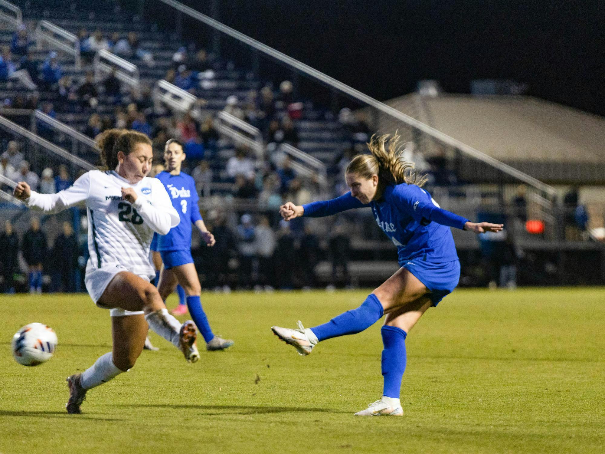 No. 3 Duke women's soccer takes tight road victory against No. 8 ...