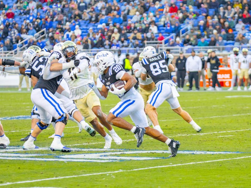 STATE SWEEP: Duke football forces 4 turnovers to defeat Wake Forest 49 ...
