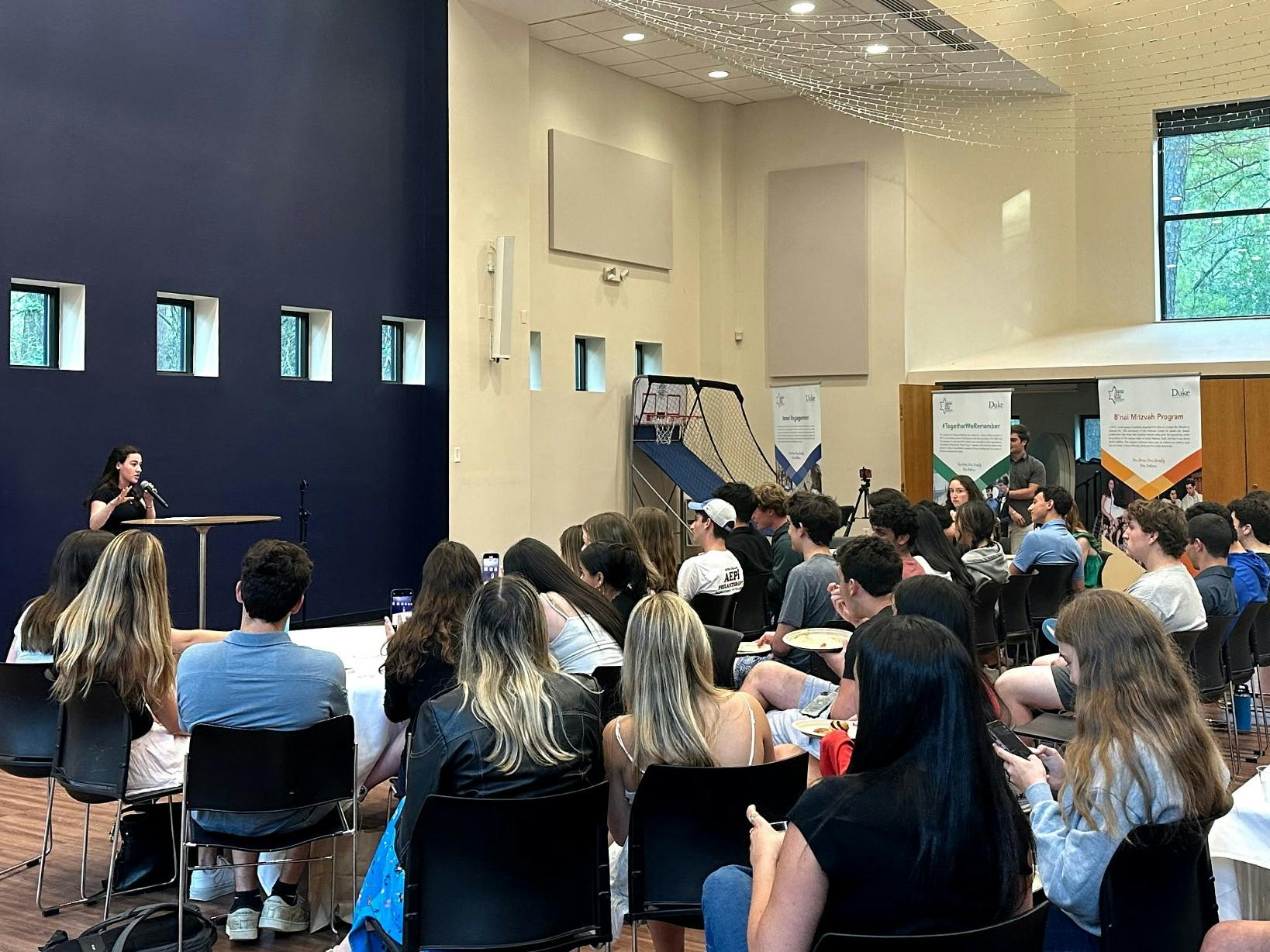 Jewish Student Union hosts night of Jewish comedy and community - The ...