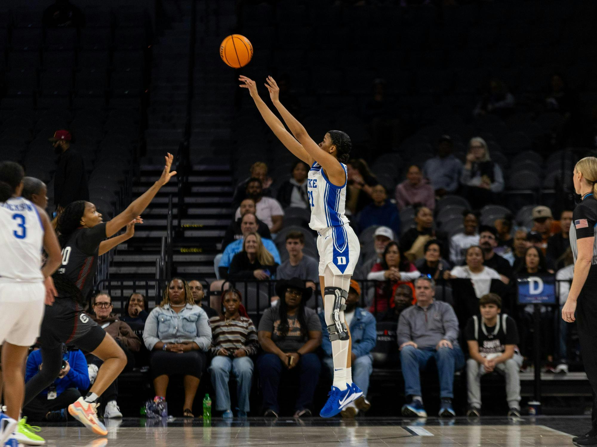 Roberson’s career night helps Duke women’s basketball close out against ...
