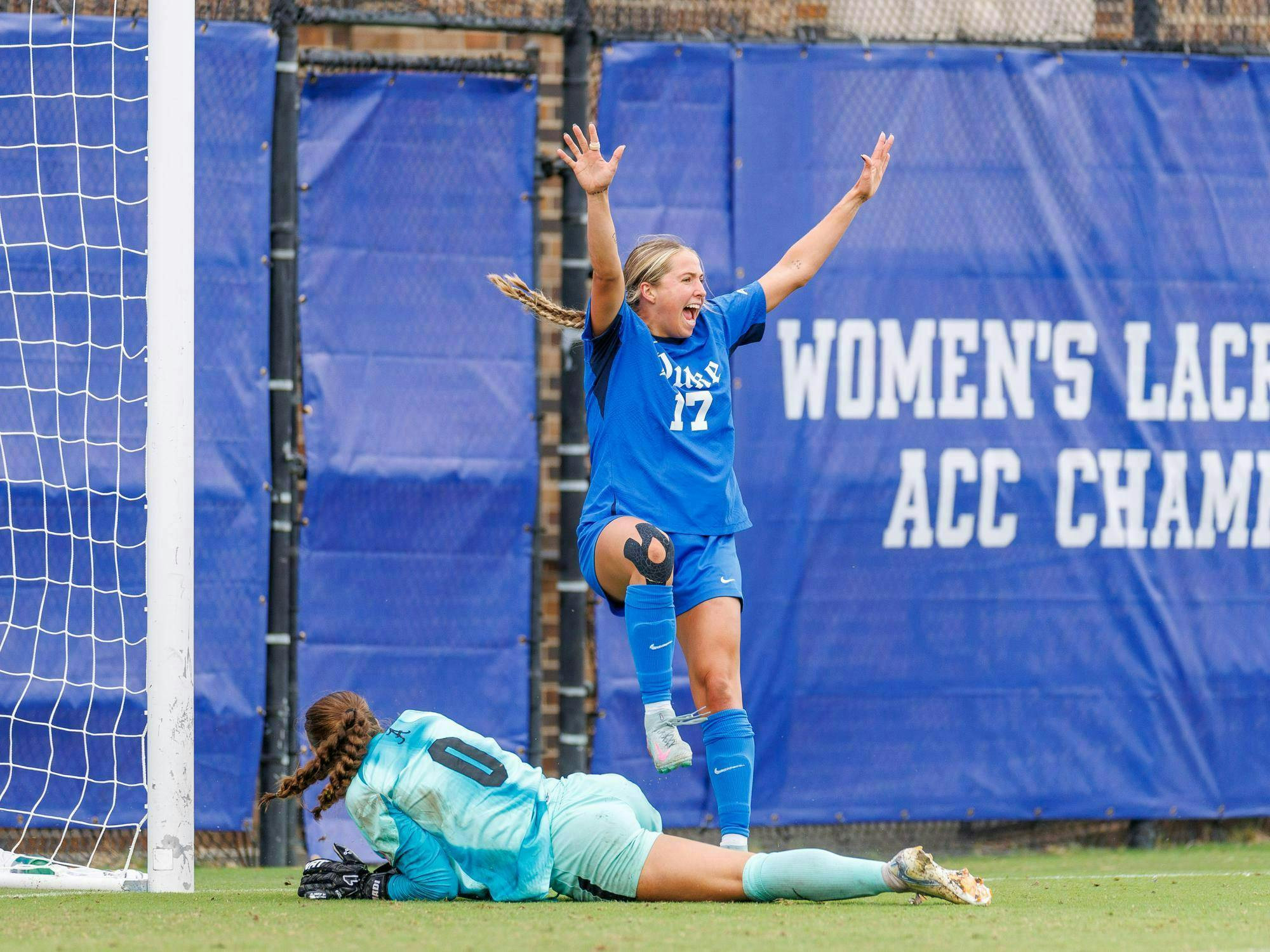 No. 3 Duke women's soccer draws with Alabama after last-second Crimson ...