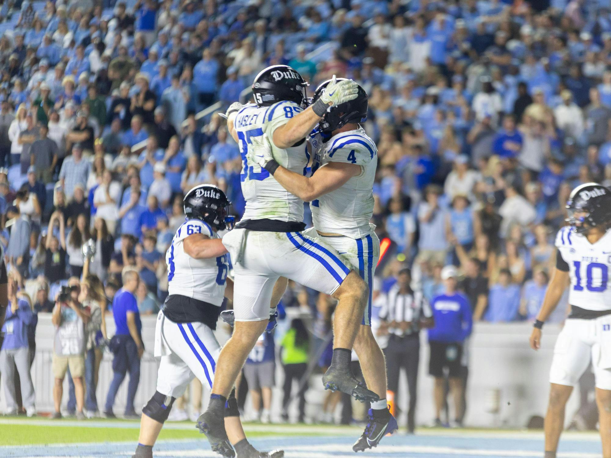 CASTLE STORMED: Duke football outlasts North Carolina 32-25 with fake ...