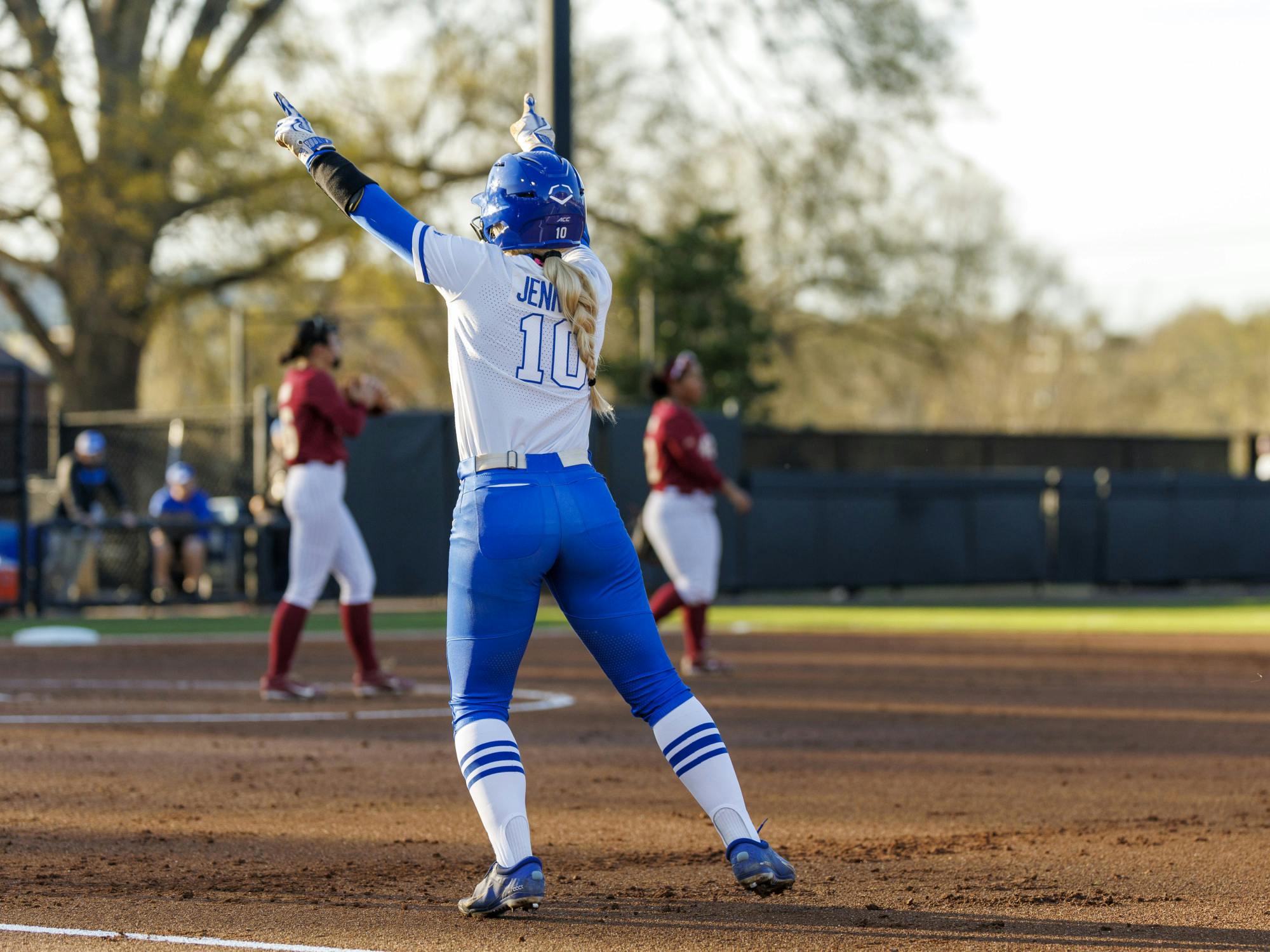 No. 18 Duke softball sweeps Louisville on the road, scores 10 runs in ...