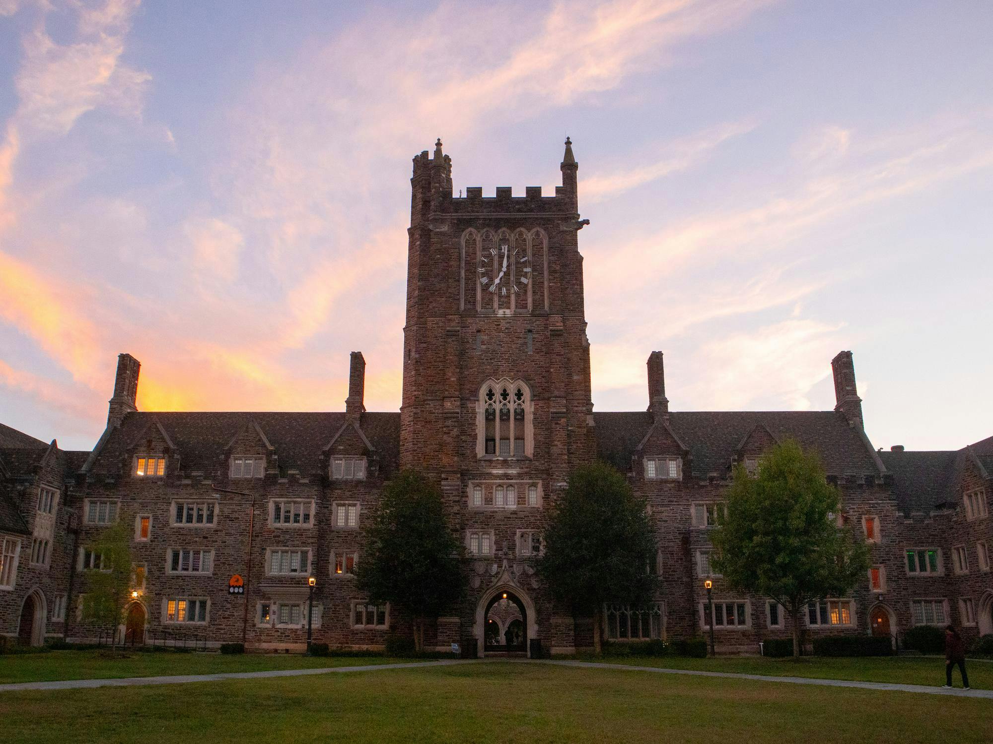 Duke admits 847 Early Decision students to Class of 2030, reports ...