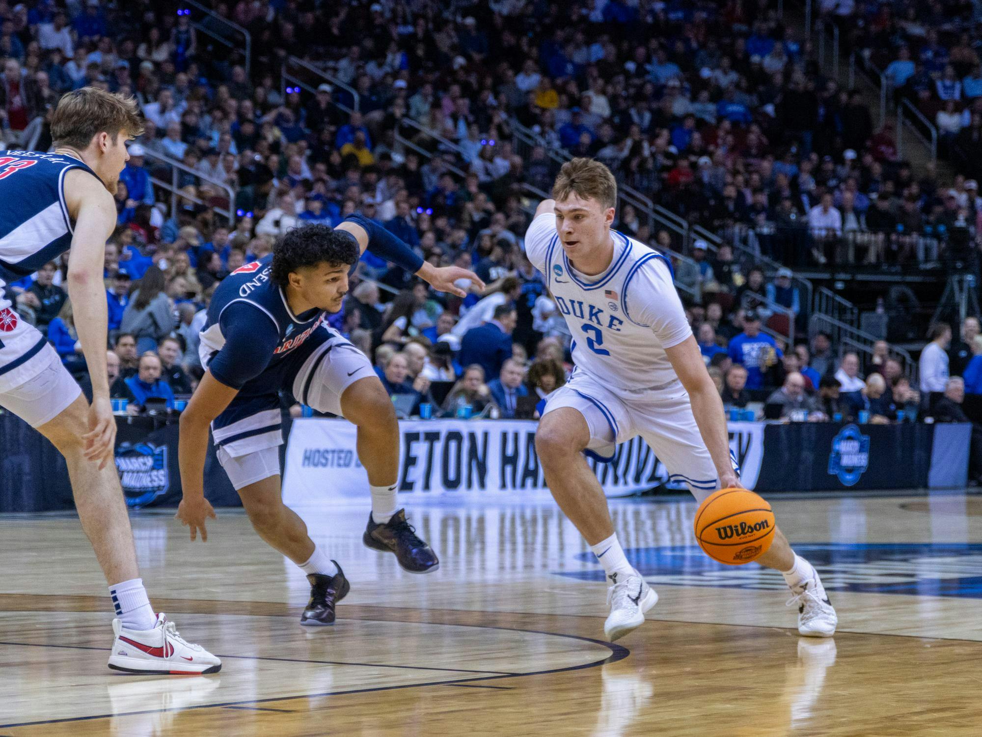 FLAGGSHIP: Duke men's basketball holds off Arizona's comeback attempt ...