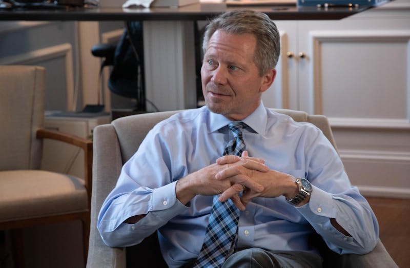 Carolina Alumni recognizes former Chancellor Kevin Guskiewicz with ...