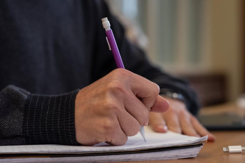 Alumni lead effort to establish professorship in honor of late professor