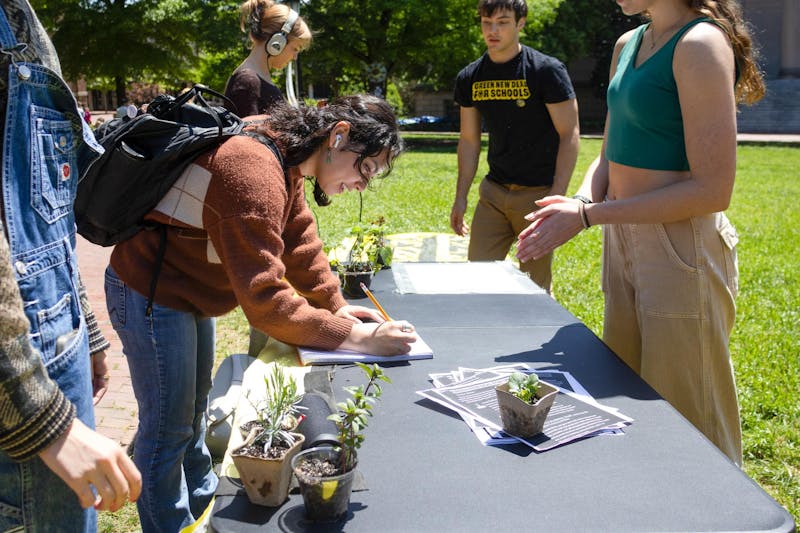 Sunrise UNC collects signatures to send Green New Deal to Undergraduate ...