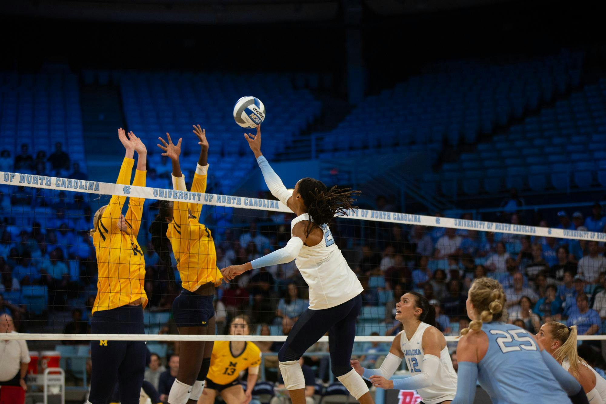 Safi Hampton propels UNC volleyball past undefeated Michigan with 22 ...