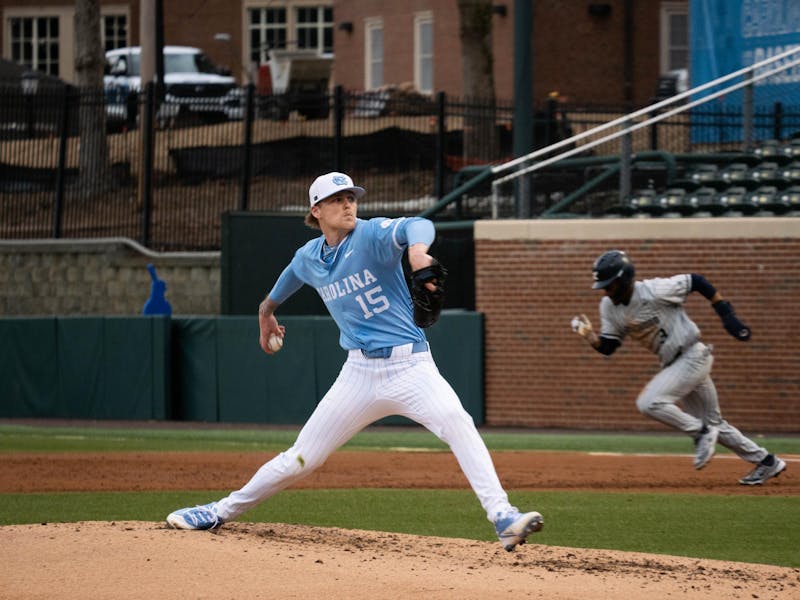 No. 10 UNC baseball gets by Longwood, 5-3, to remain unbeaten - Daily ...