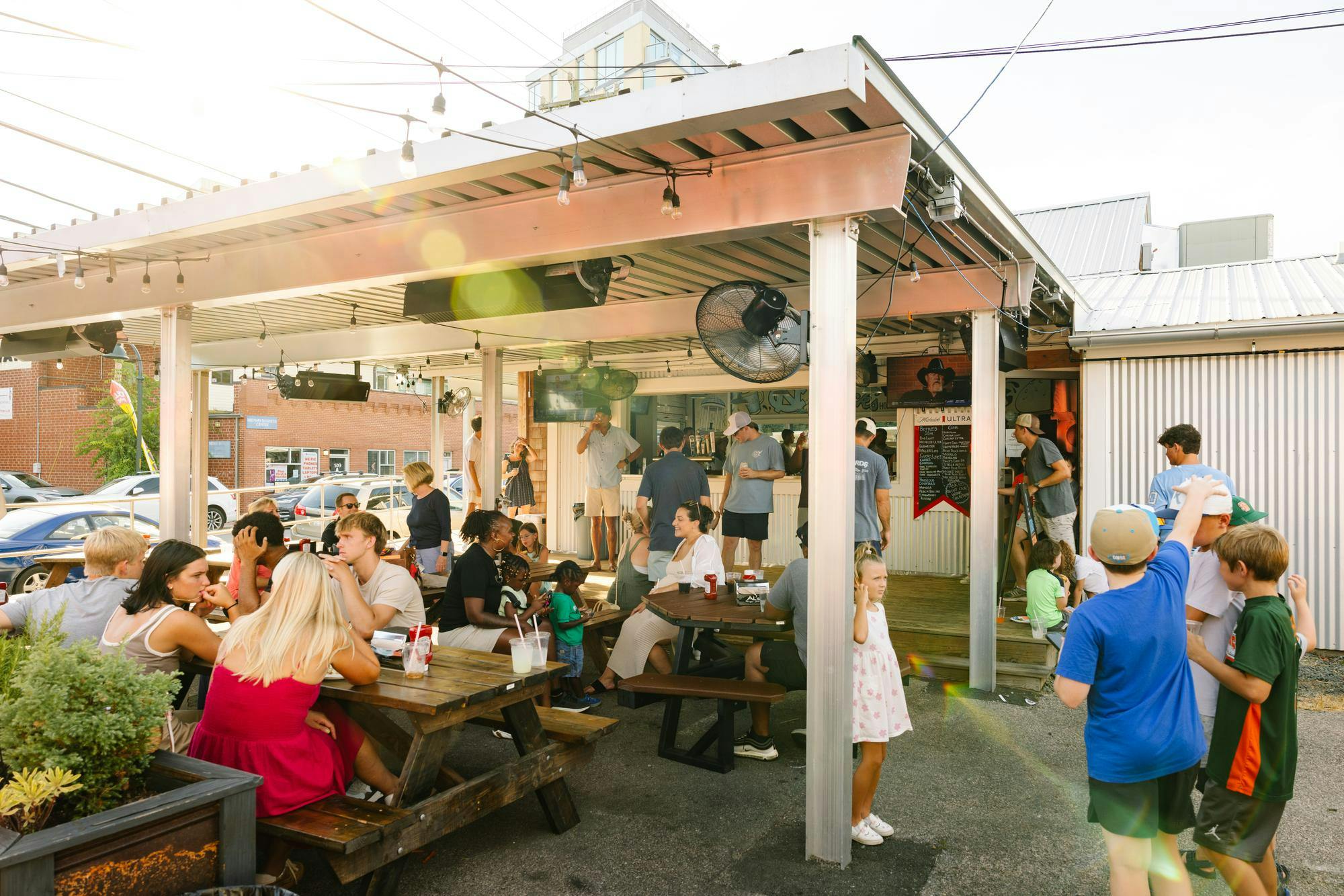 Puddin's Beer Shack opens, serves draft beers for thirsty sports fans ...