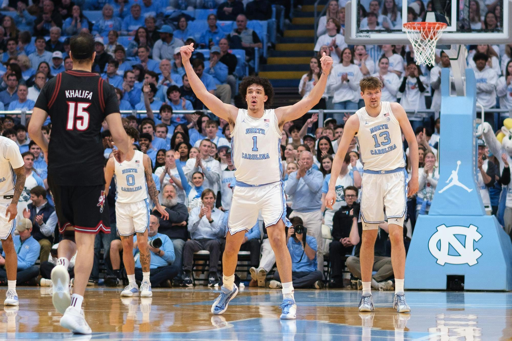 No. 18 UNC men's basketball beats No. 24 Louisville, 77-74, for fifth ...