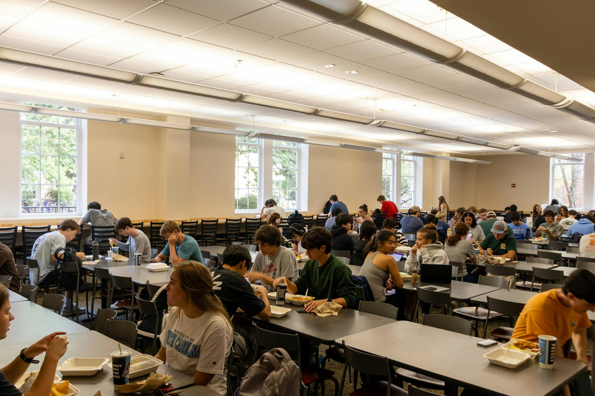 Undergrad Senate passes resolution for table napkin dispensers during ...